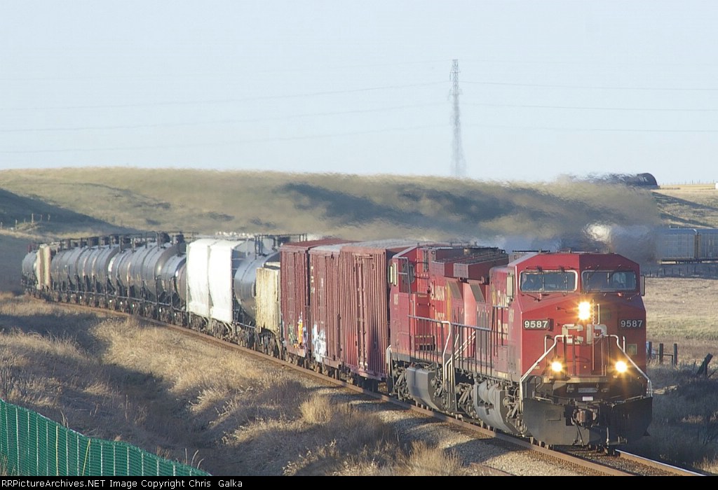 CP 9587 260-24 SB north switch
